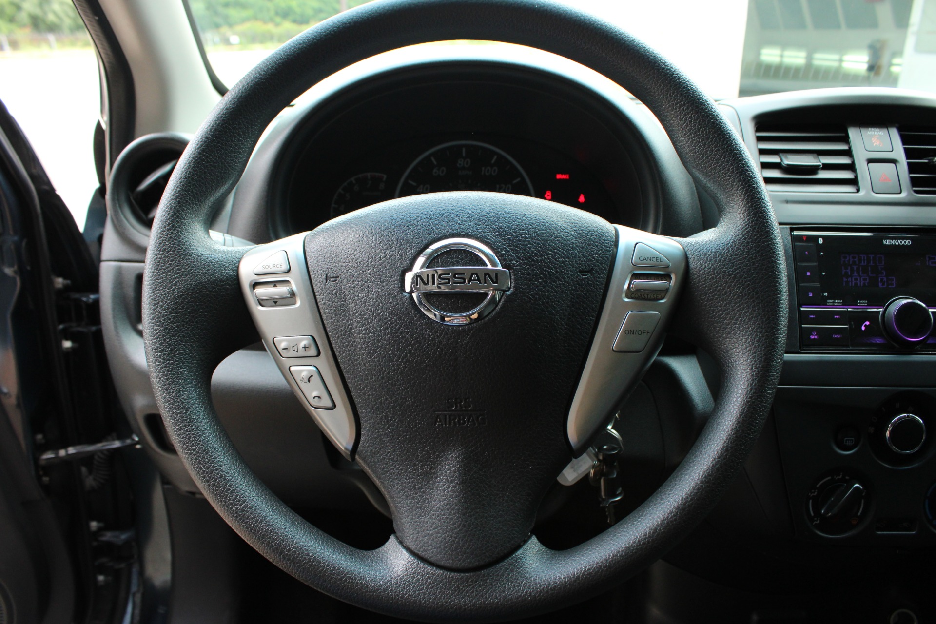 2017 nissan versa steering wheel size store